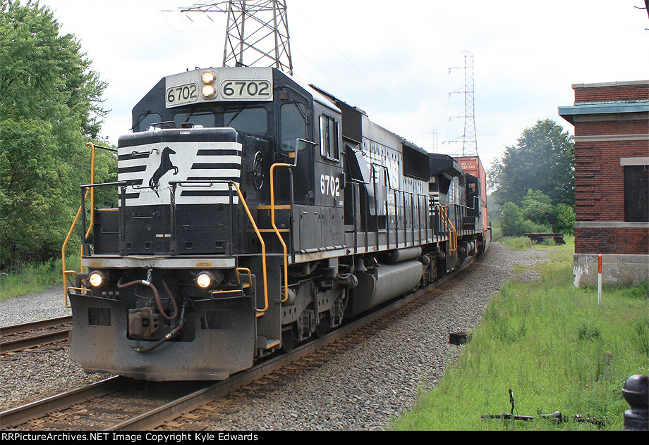 NS SD60 #6702 on 24Z